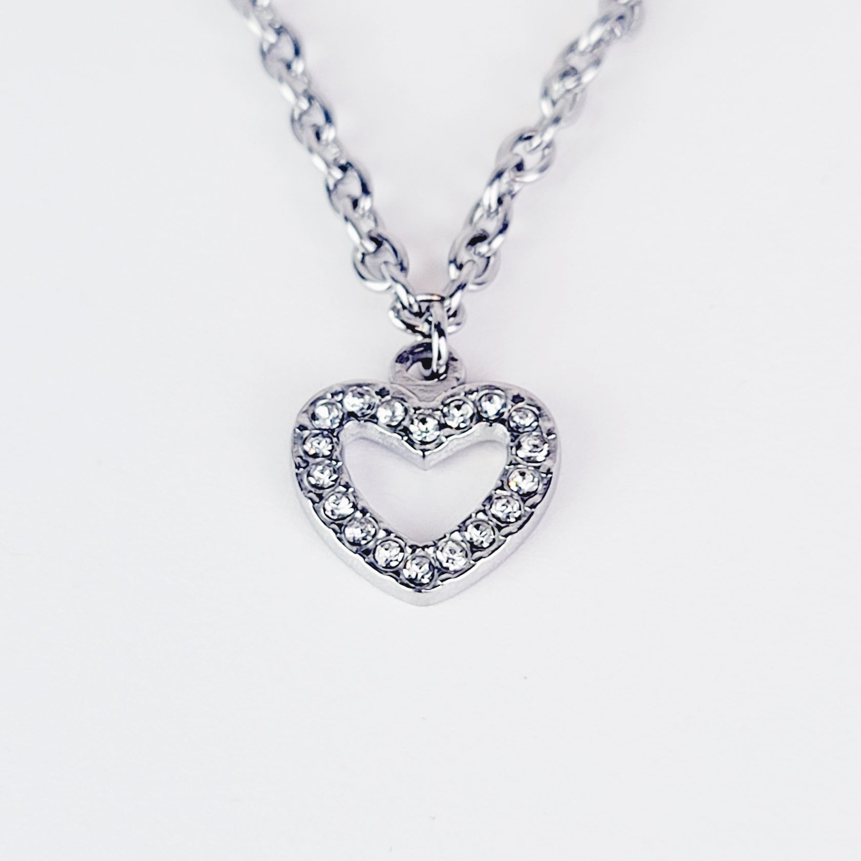 Labia Jewelry with Sparkling Heart. Stainless Steel Non Piercing Labia ...