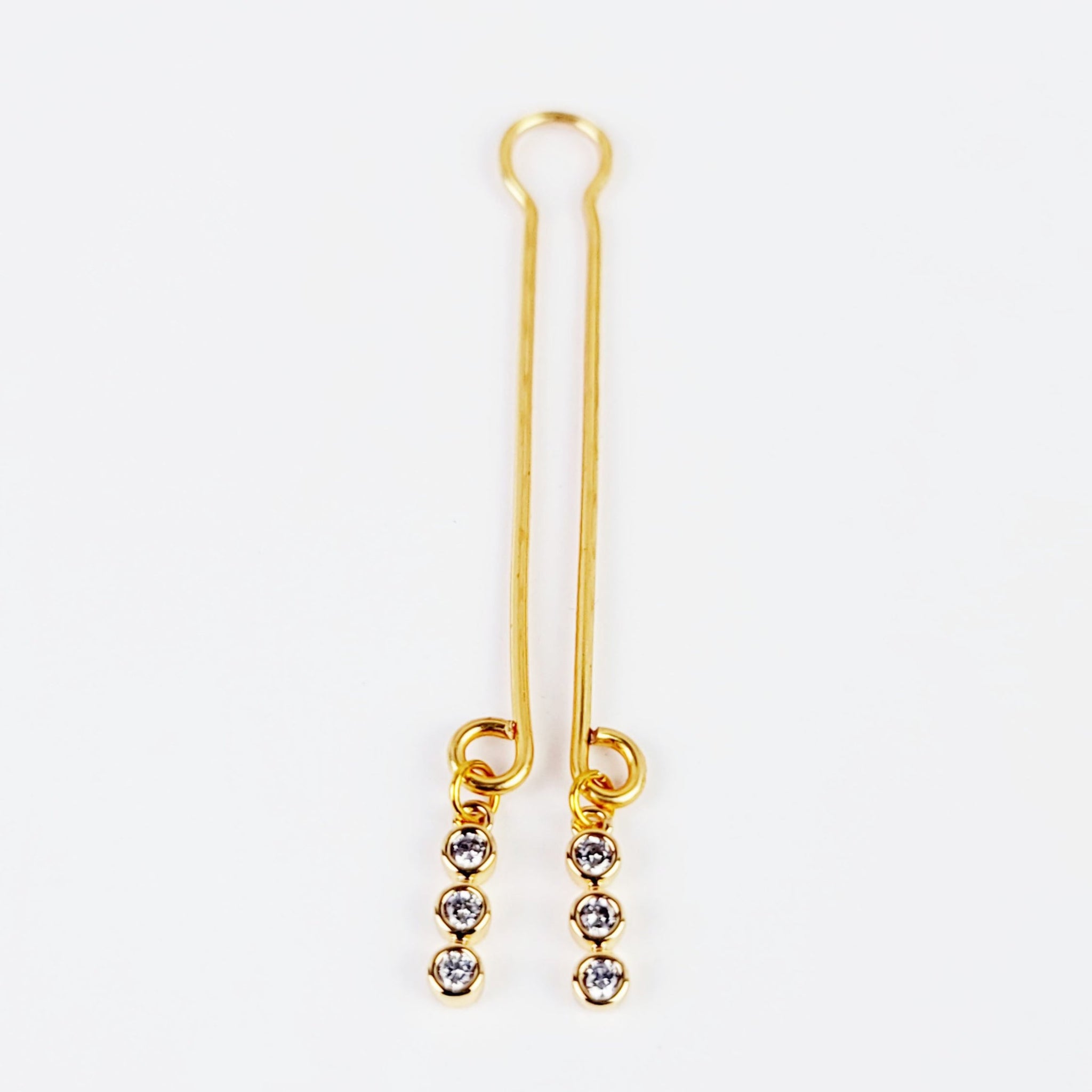 Gold Labia Clip with 18k Gold Tri Circle Gems. – Why Bee Normal